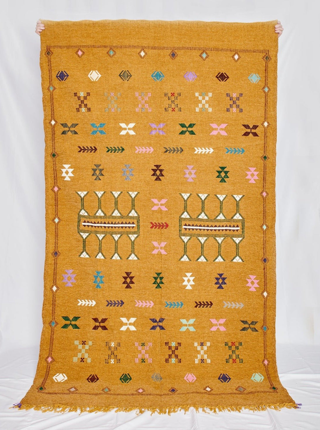 MOROCCAN FLATWEAVE RUGS | LARGE KILIM RUG - GOLD – travel trove